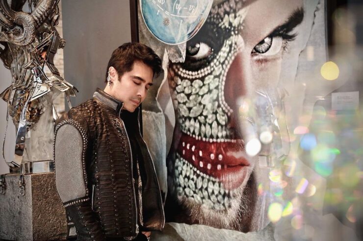 Master artist Sir Daniel Winn explores the duality of life through ...